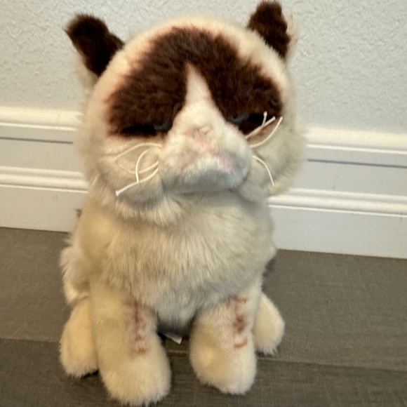 Gund | Toys | Grumpy Cat Plush By Gund | Poshmark